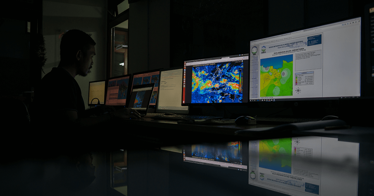 NOAA Issues RFI for Advanced Weather Radar Network